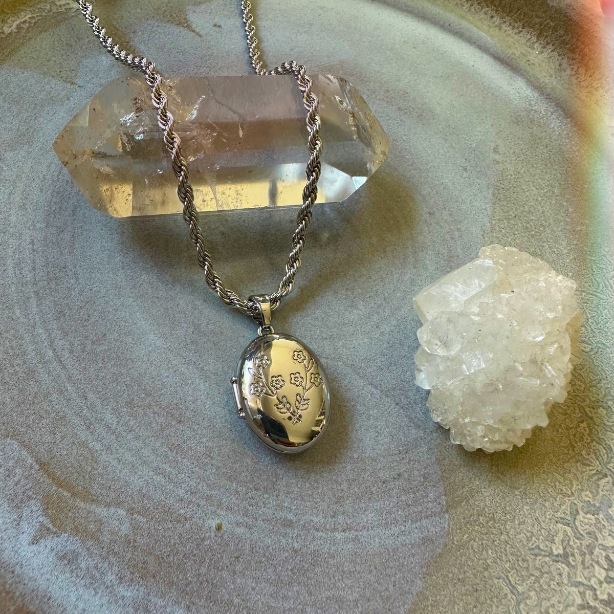 Flower Locket / Silver – moonbloomer